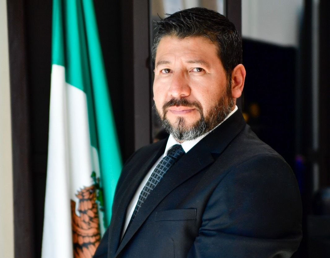 Designan a Jesús Esteban Piñón Olivas como titular de Especialización y ...