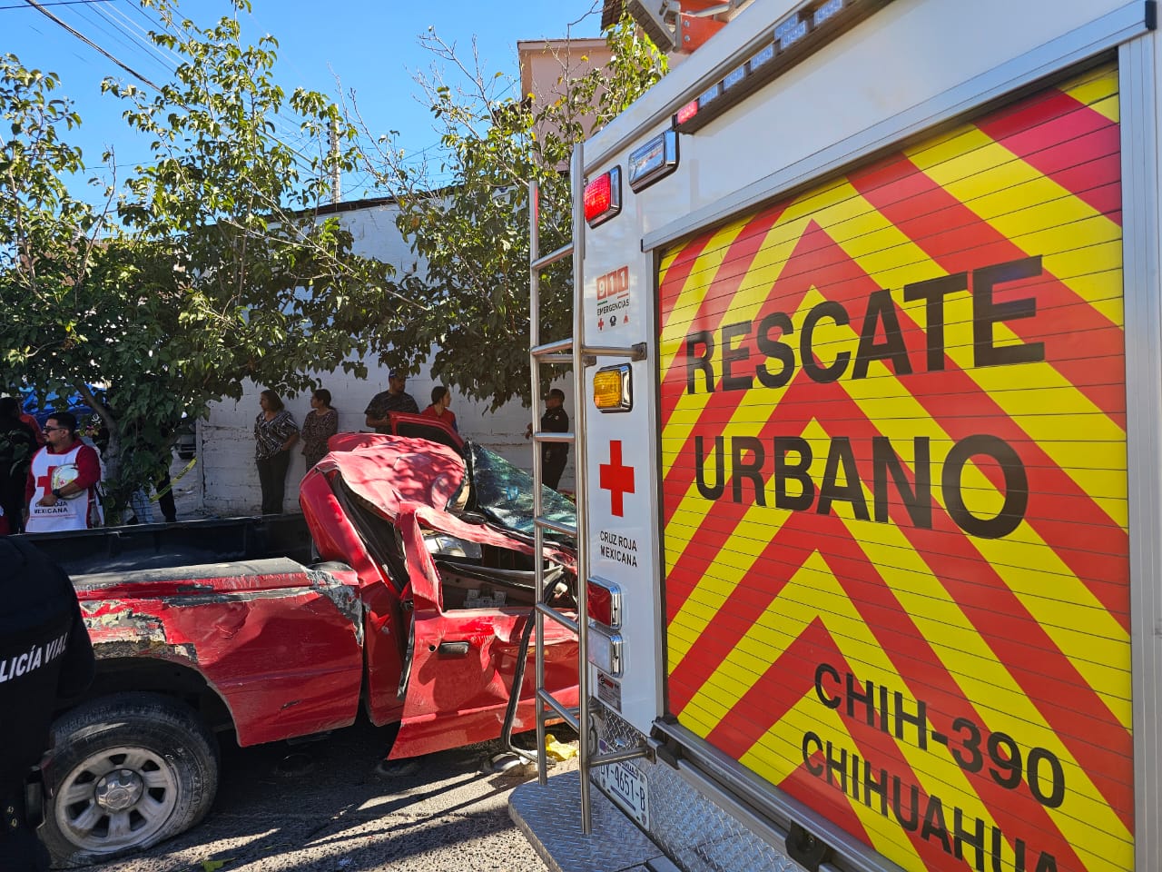 Conductor Choca Huye De La Escena Y Minutos Después Se Estrella Contra